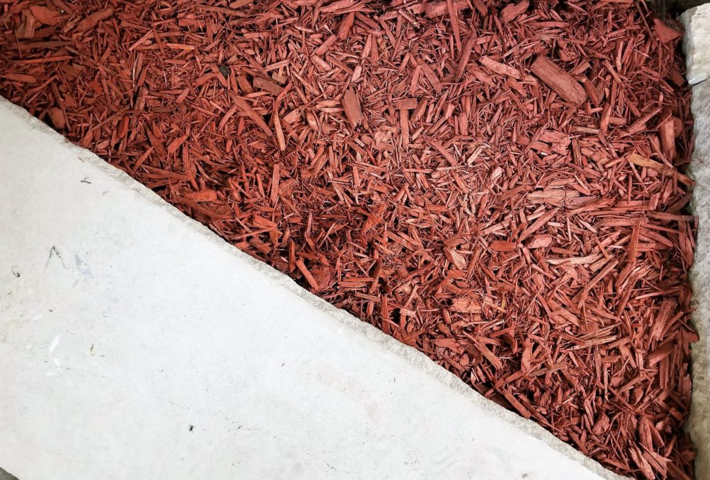 MULCH & DECORATIVE CHIP – Quint City Stone & Naturescape Center
